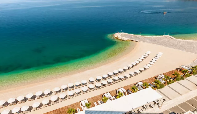 Heated swimming pools and golden beaches - Medora